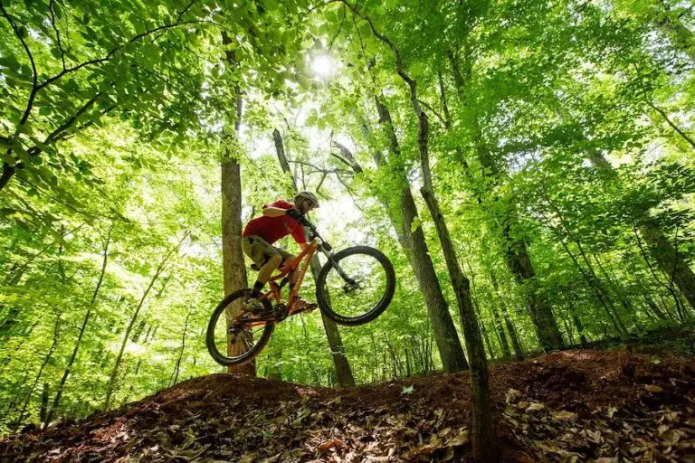 Why Do Mountain Bike Helmets Have Visors 5 BENEFITS That Bikers Love why-do-mountain-bike-helmets-have-visors-5-benefits-that-bikers-love